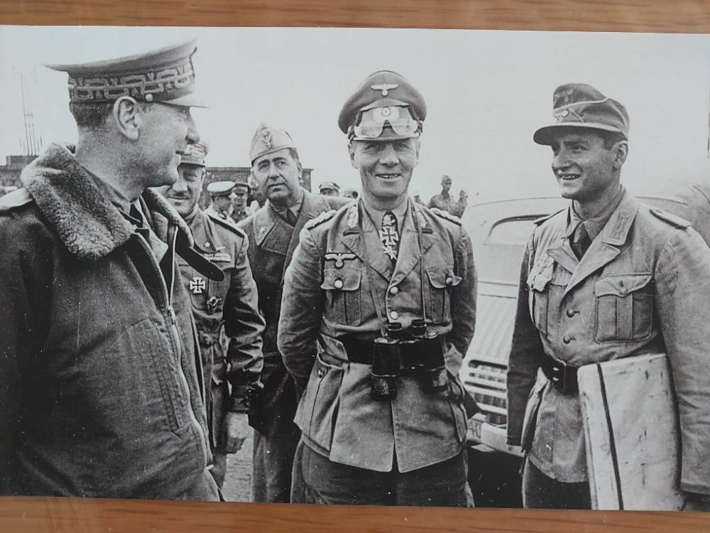 Foto del generale Rommel ed altri